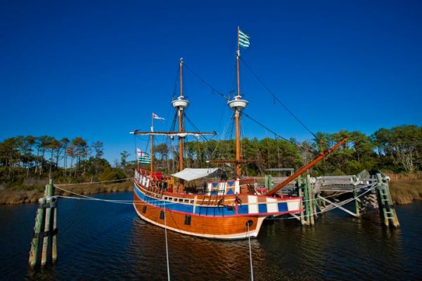 Roanoke Island History and the Roanoke Voyages